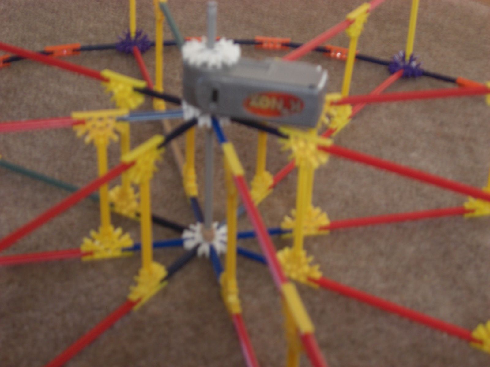 How to Make a K'nex Ferris Wheel : 11 Steps - Instructables