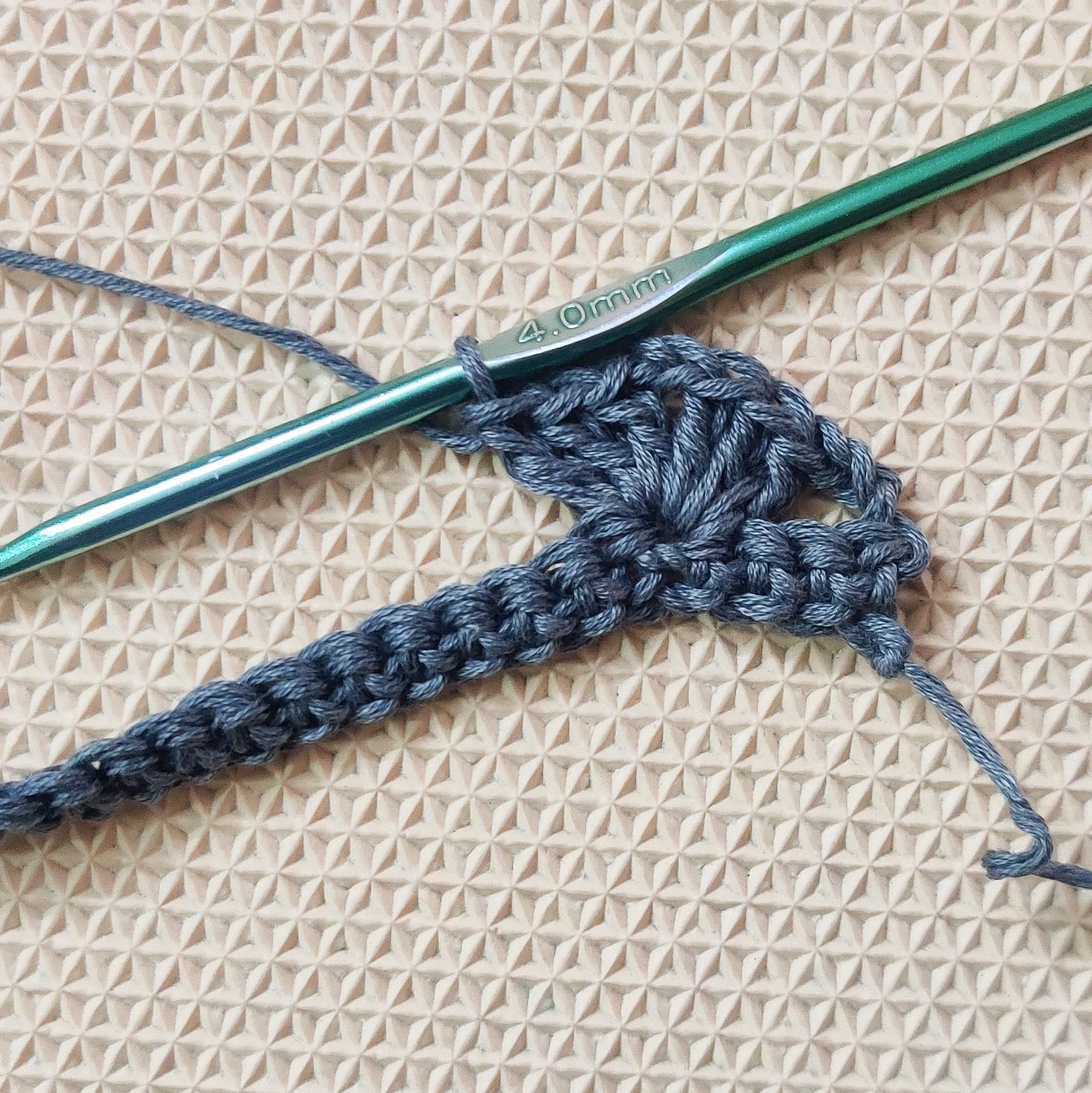 Easy Crochet Table Runner Pattern With Shell Stitch : 6 Steps (with ...