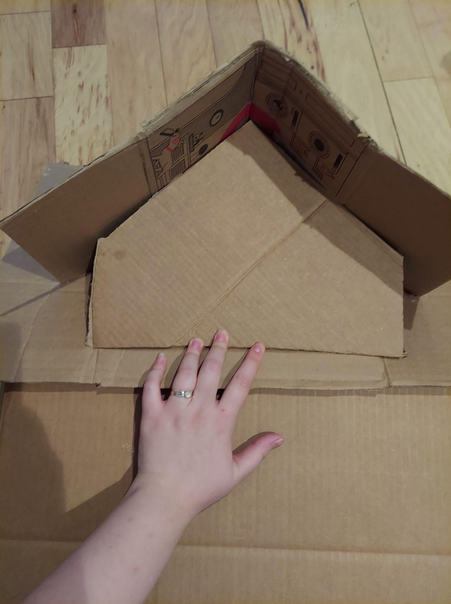 Cardboard Gingerbread Cat House : 12 Steps (with Pictures) - Instructables