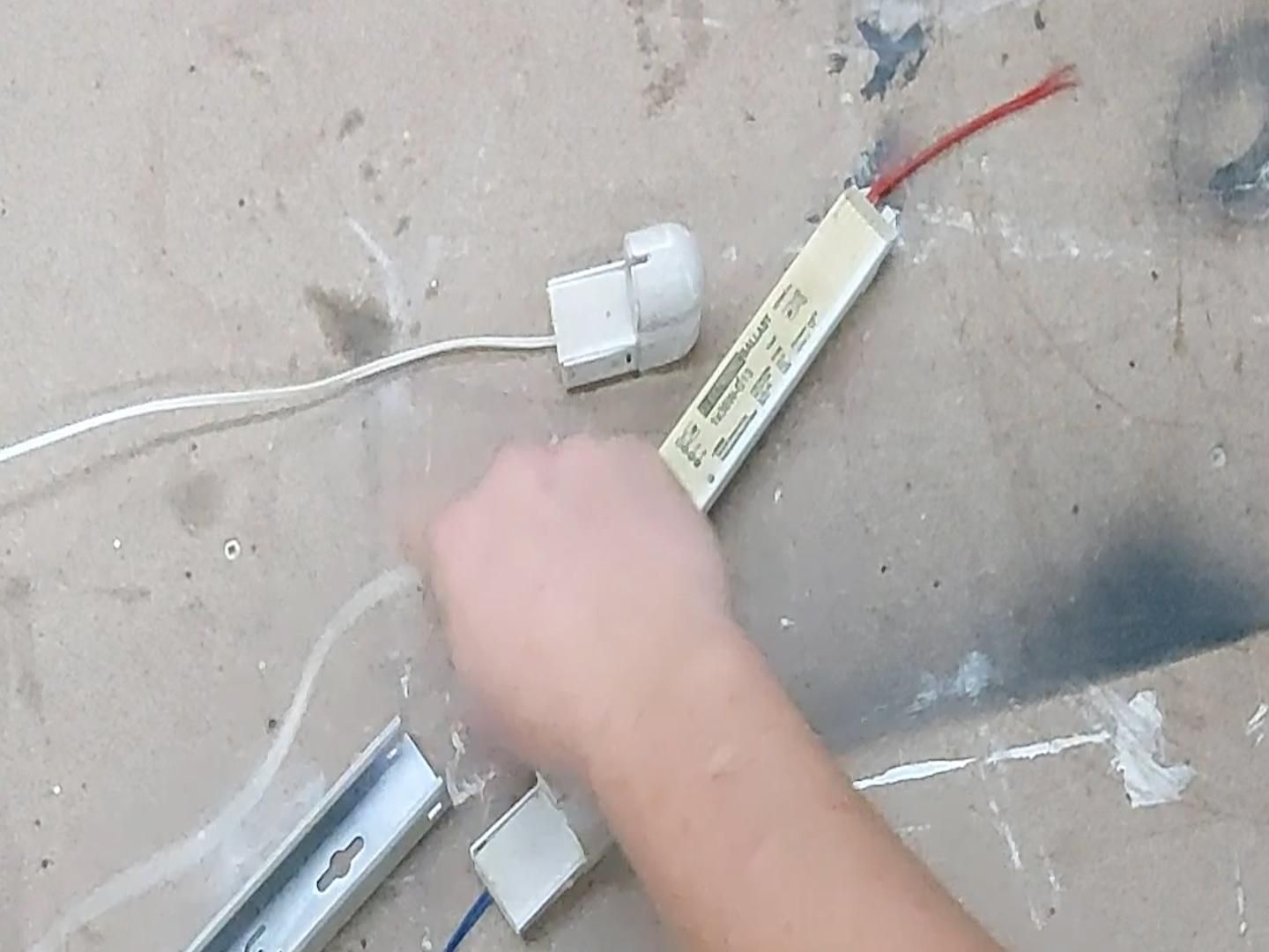 T8 Fluorescent to LED Conversion : 3 Steps - Instructables