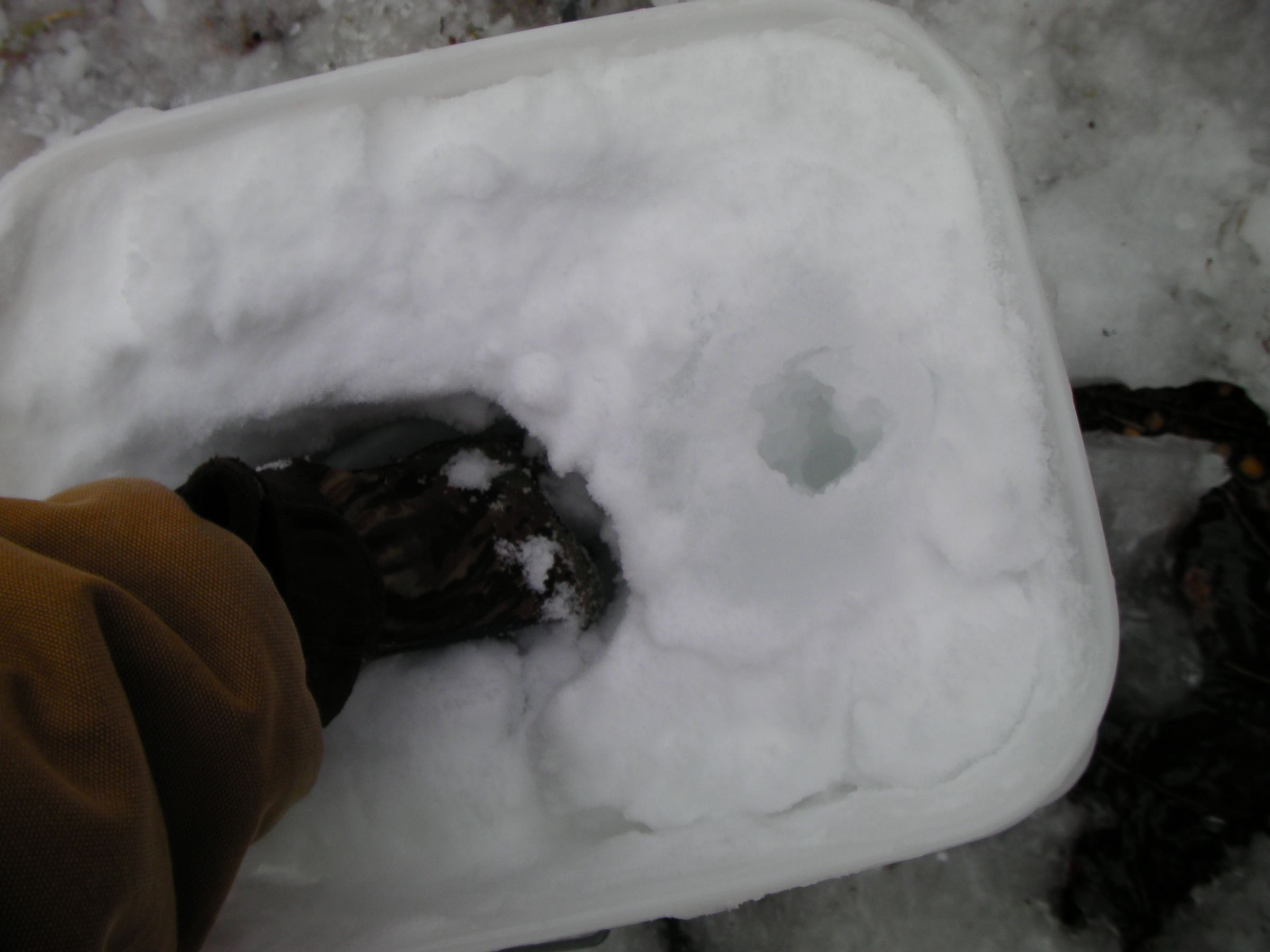 How to Make a Backyard Igloo With Powdery Snow : 5 Steps (with Pictures) - Instructables