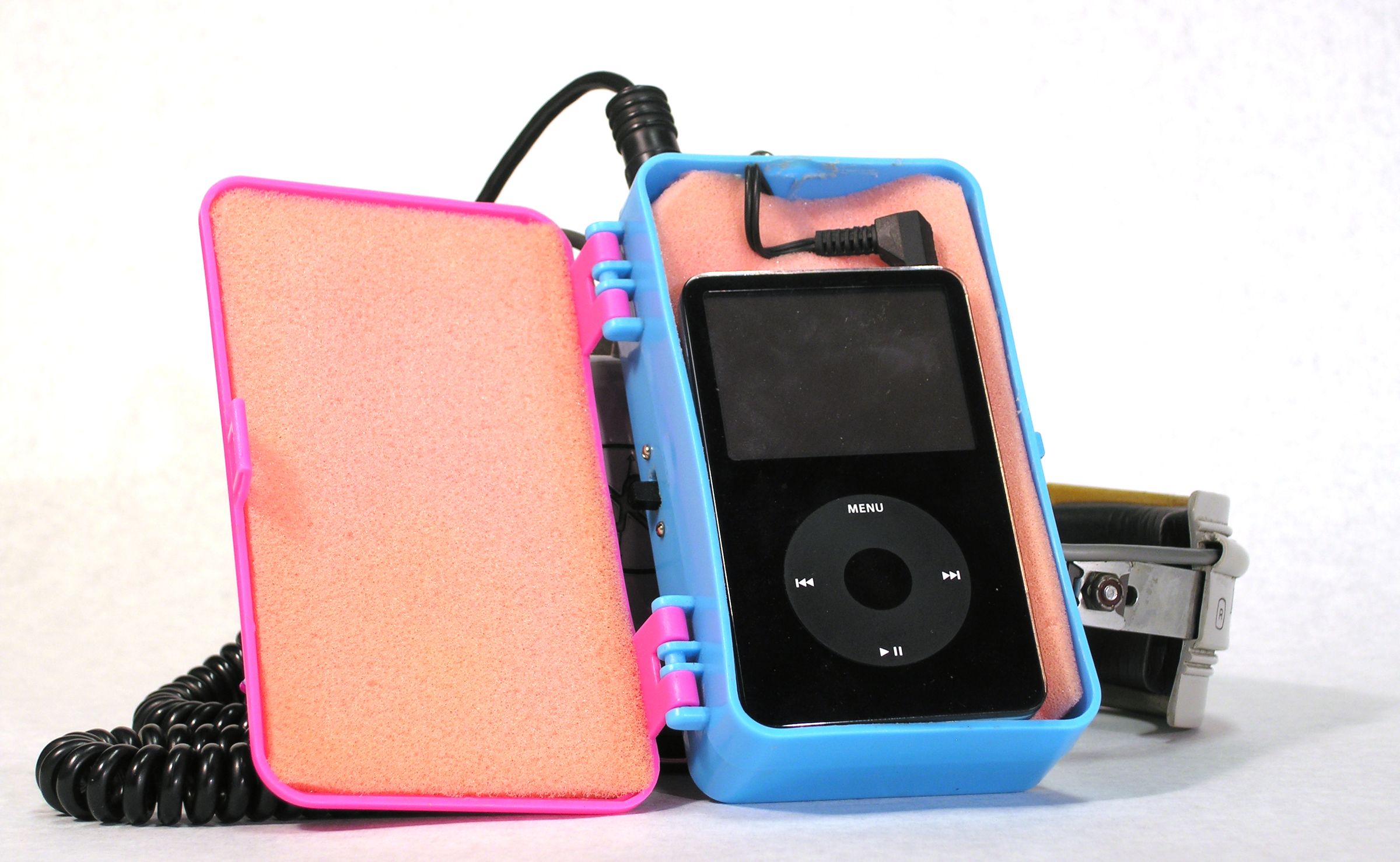 The Barbie Box: a Camouflaged Case/ Boom Box for Your Mp3 Player : 4 ...