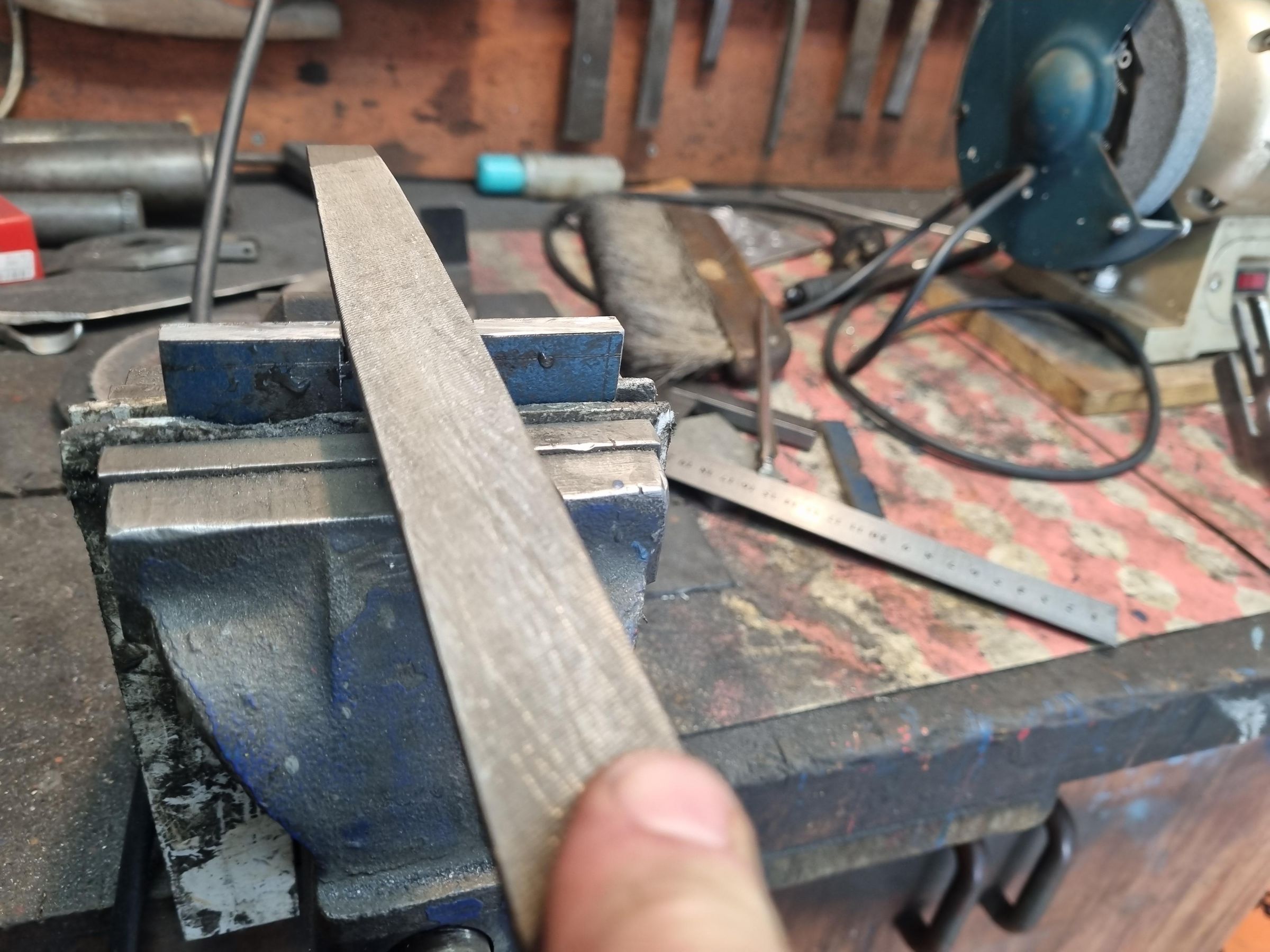 Scrap Metal Grinder Tool Rest : 7 Steps (with Pictures) - Instructables