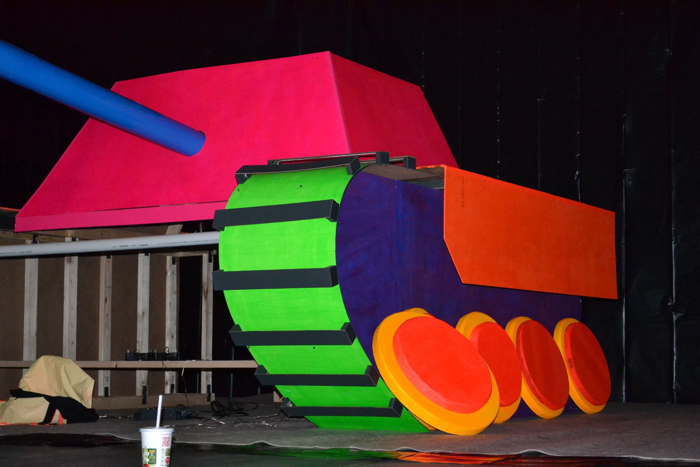 Giant Toy Tank DJ Booth : 4 Steps (with Pictures) - Instructables