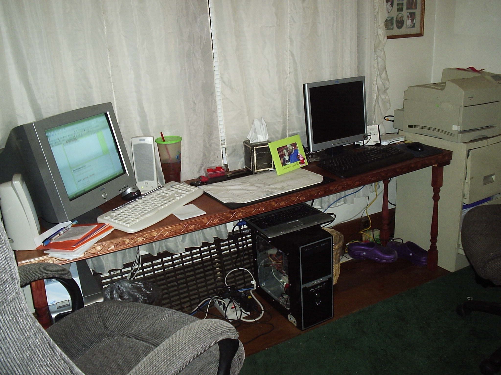 How to Make a Desk That Fits Two Computers for $45 : 6 Steps ...