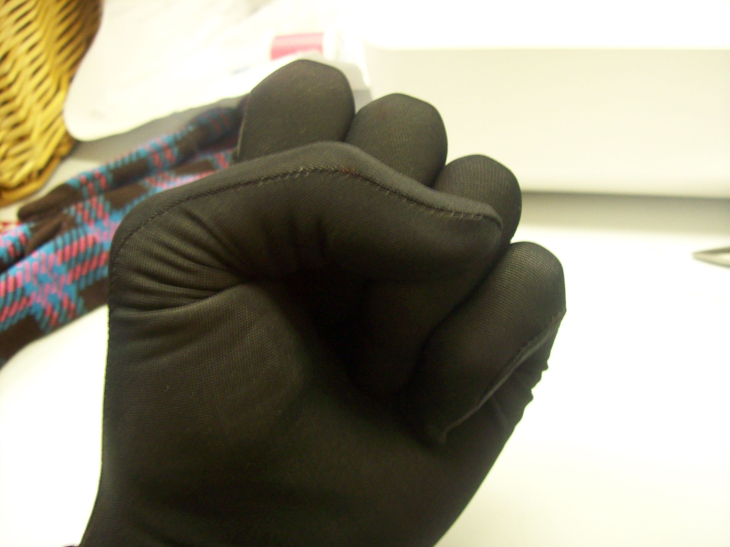 Make Gloves for Yourself : 4 Steps (with Pictures) - Instructables