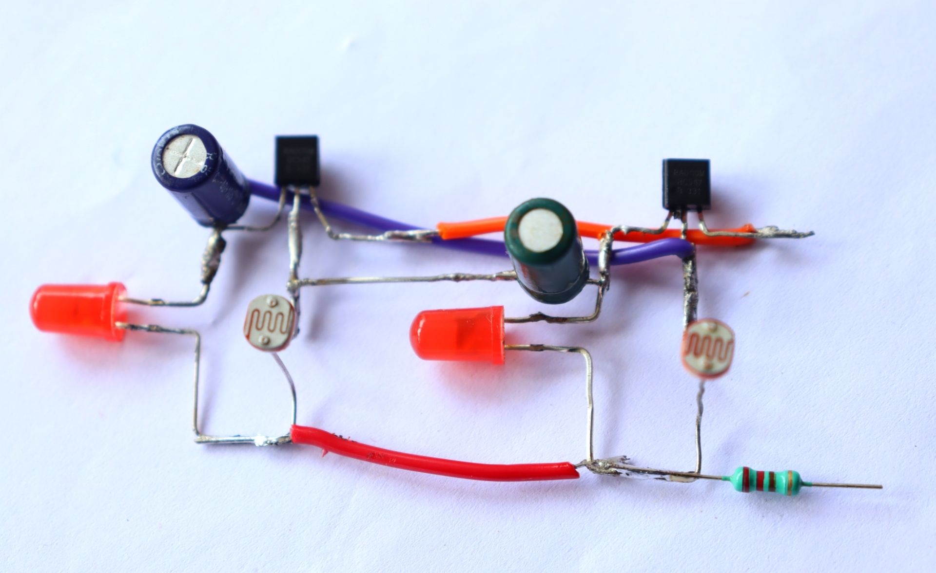 Light Sensitive Double LED Blinker : 13 Steps - Instructables