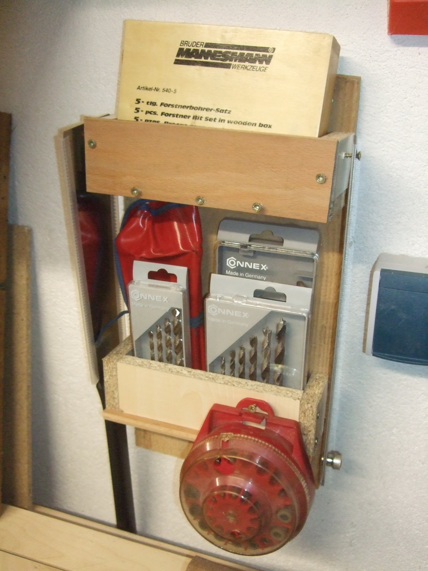 Semi-random Tool-organizer From Scrap : 4 Steps - Instructables