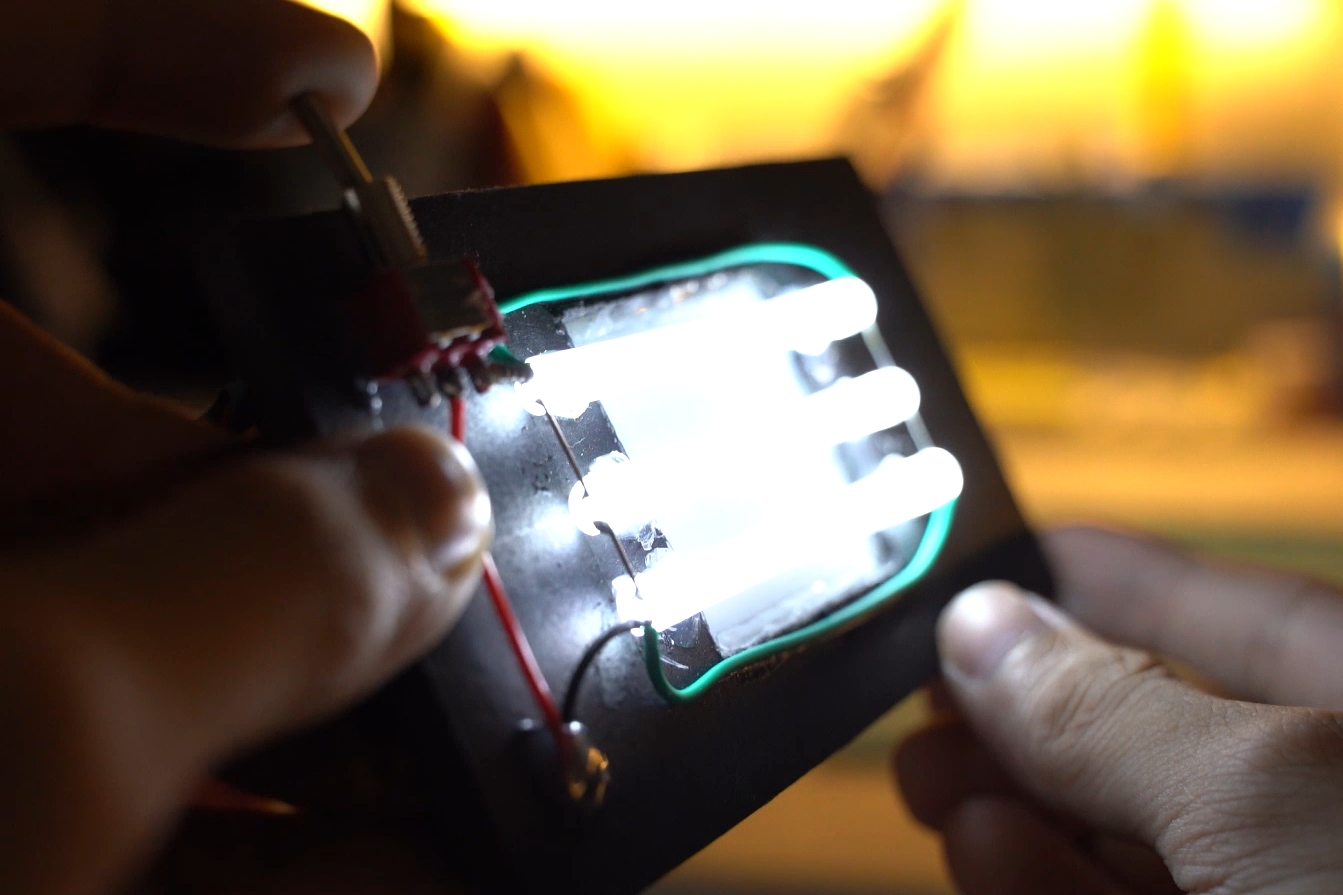 DIY Cardboard Smartphone Film Scanner : 19 Steps (with Pictures ...