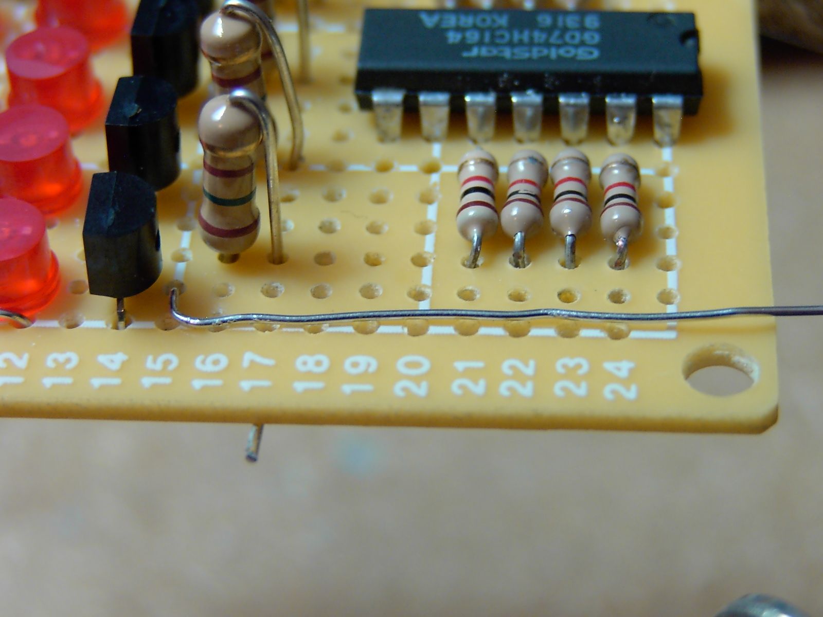 Single Chip, 2 Wire 4x4 LED Matrix - Instructables