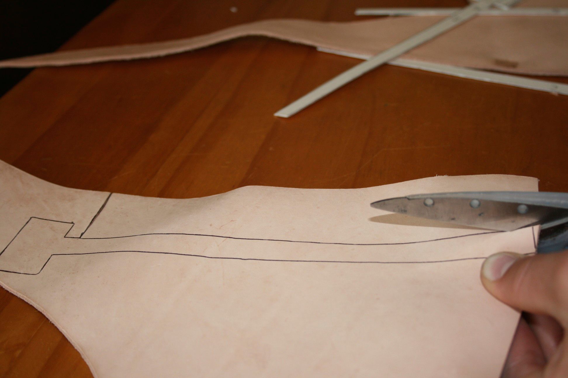Custom Leather Archery Glove : 9 Steps (with Pictures) - Instructables
