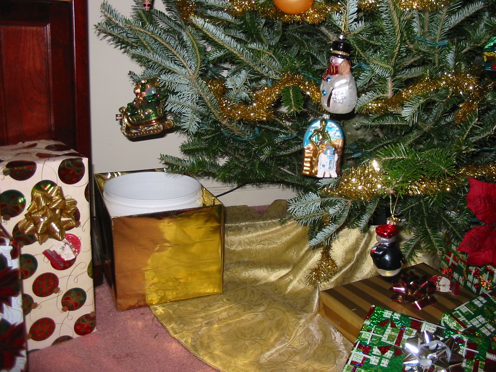 Make a Hidden Christmas Tree Watering System : 7 Steps (with Pictures ...