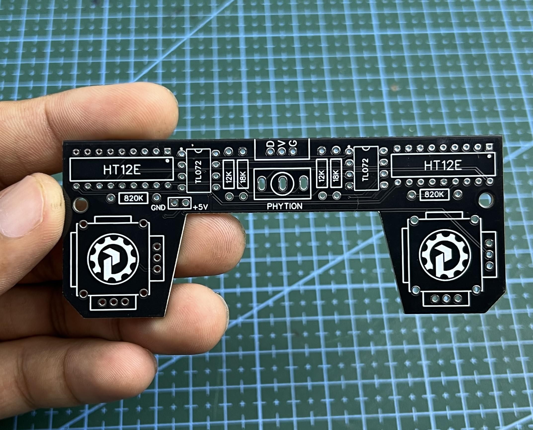 4x2 Channel Remote Controller | RC Transmitter and Receiver : 14 Steps ...