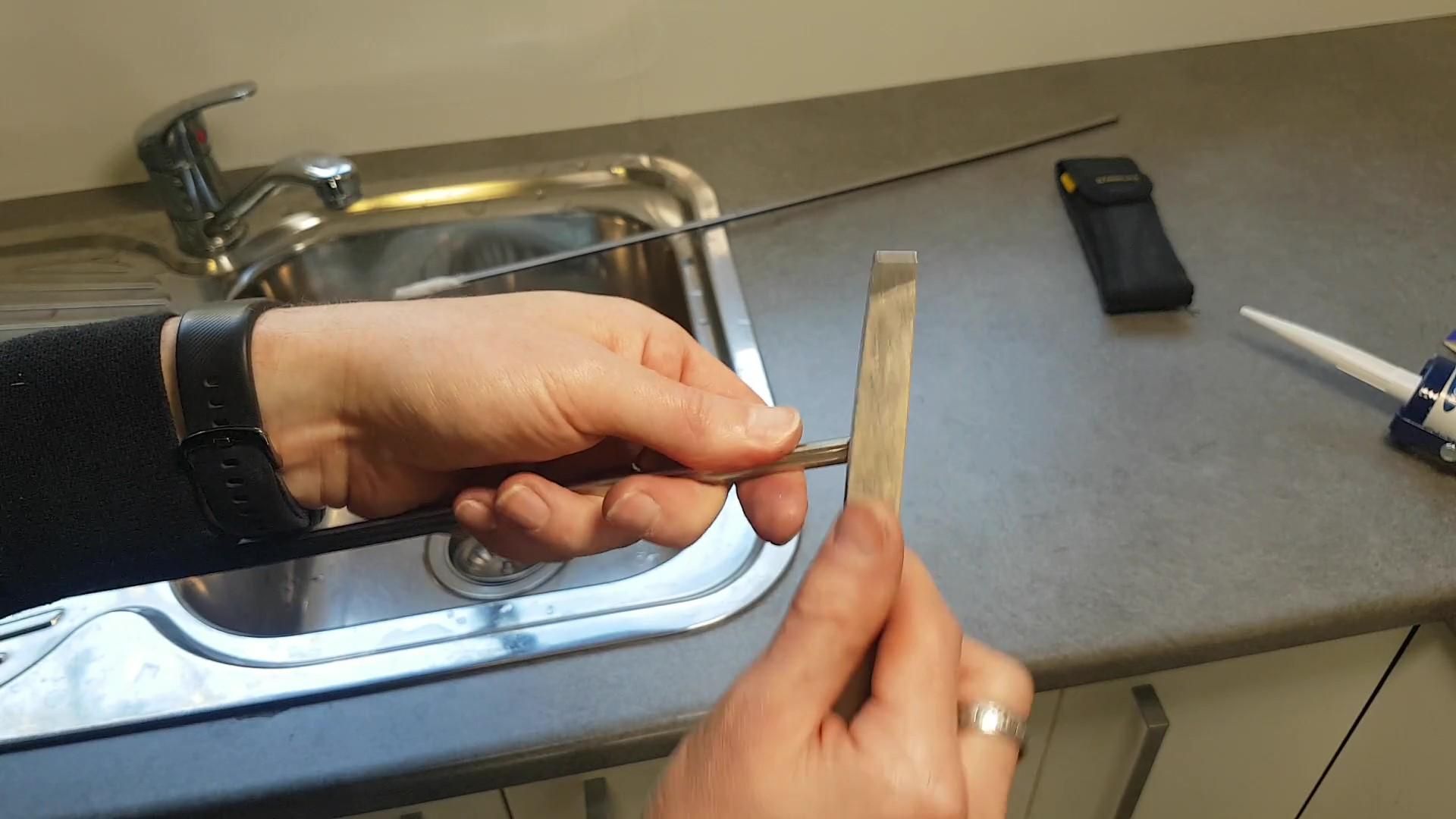 Fixing Sliding Aluminium Windows : 5 Steps (with Pictures) - Instructables