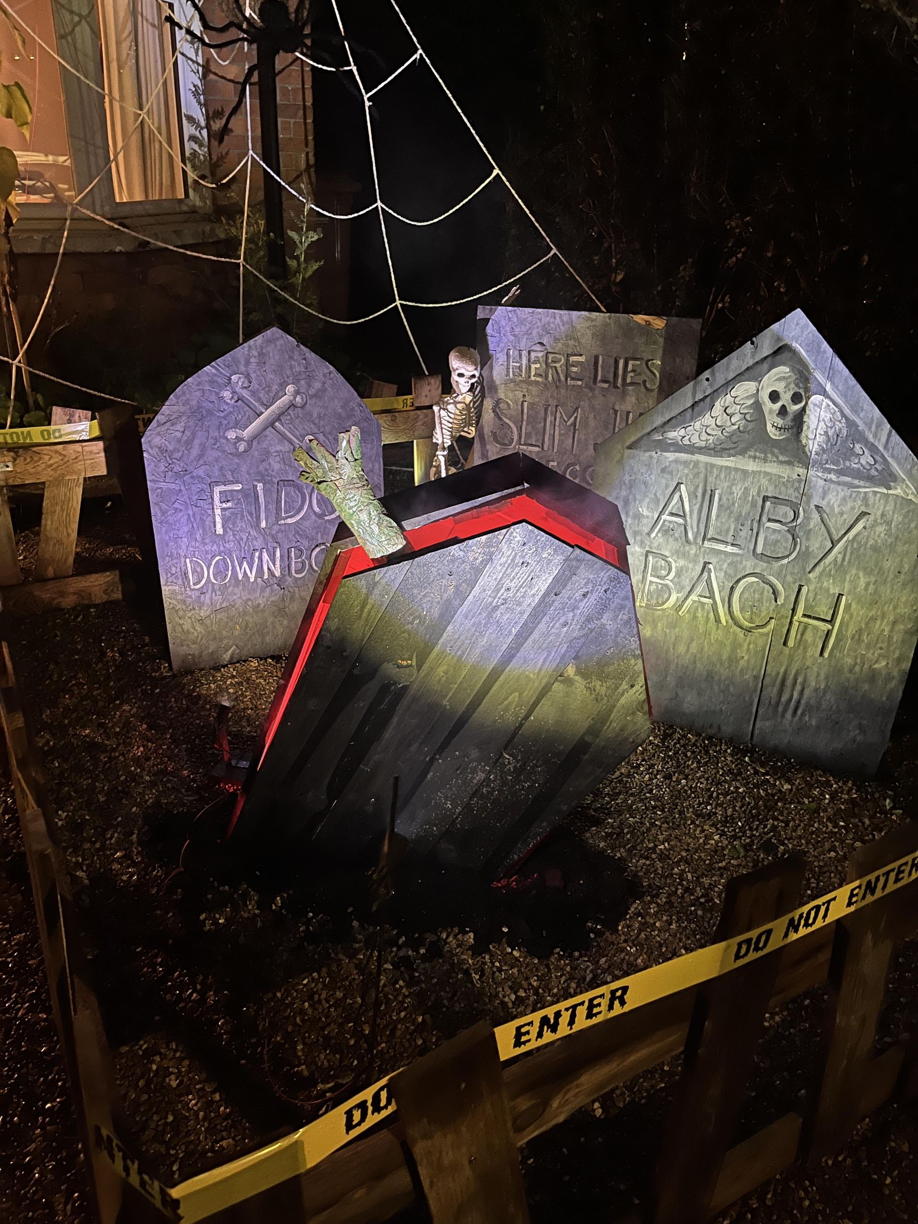 Halloween Haunt Display Coffin : 5 Steps (with Pictures) - Instructables