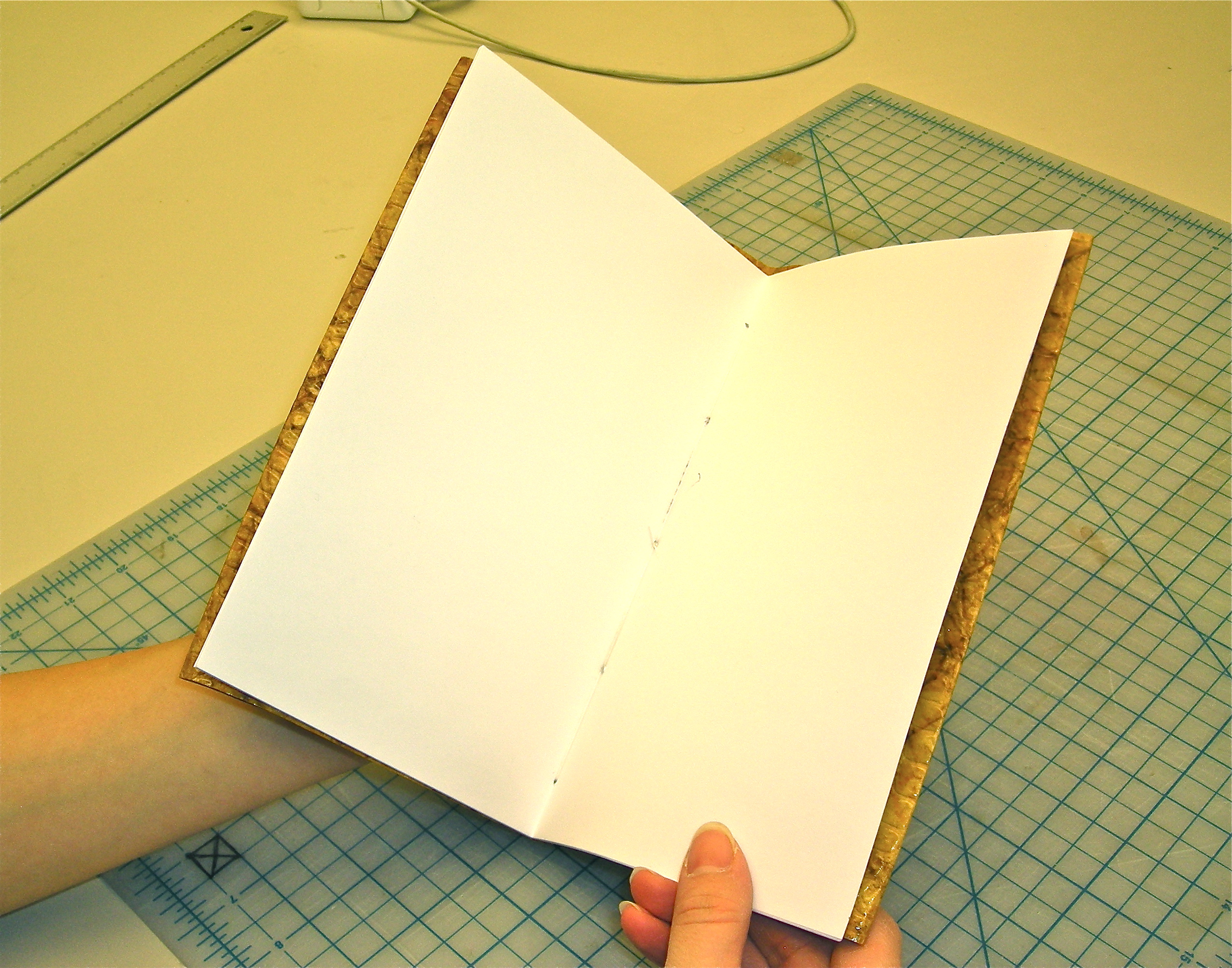 How to Sew a Softcover Pamphlet : 7 Steps (with Pictures) - Instructables
