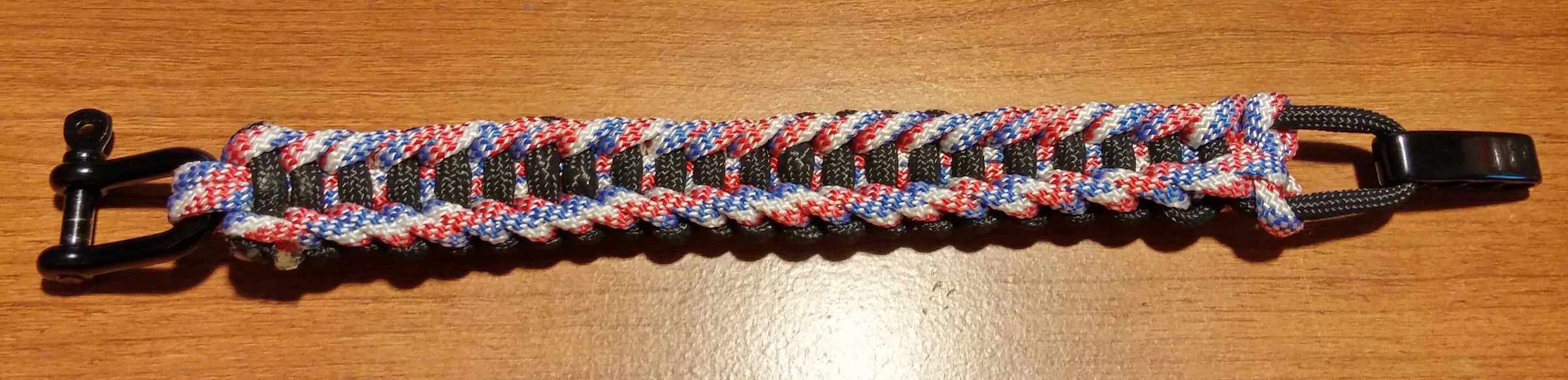 The Jagged Ladder Paracord Bracelet : 5 Steps - Instructables