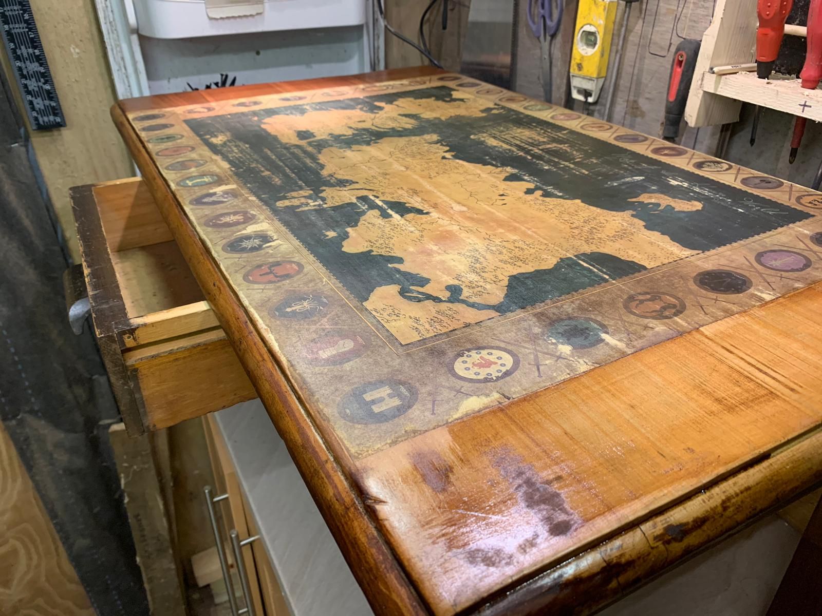 Map Decoupage Tables