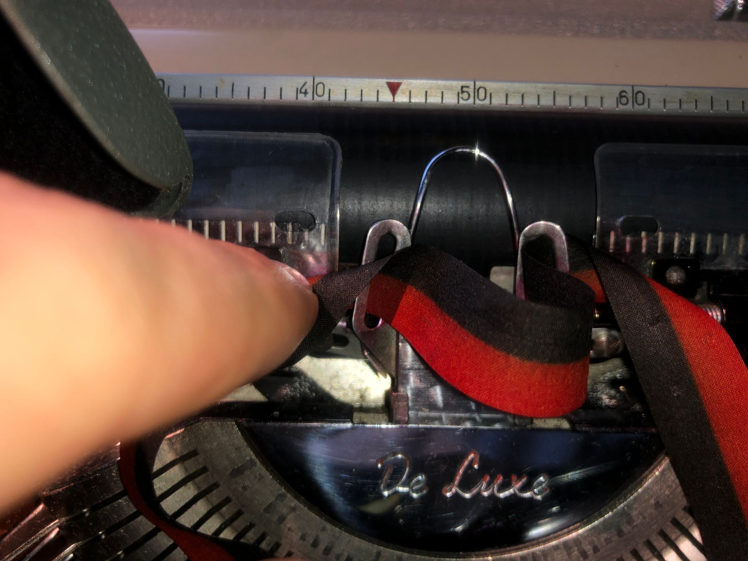 How to Change a Typewriter Ribbon : 8 Steps (with Pictures) - Instructables