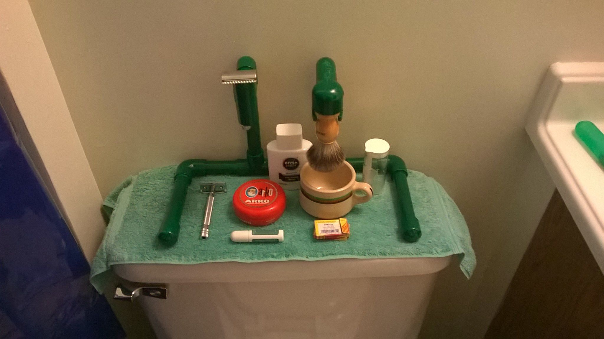 The $5 PVC Shaving Stand : 8 Steps - Instructables