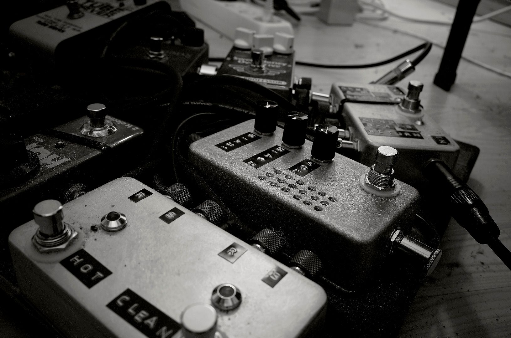 The ValveLiTzer: Low-voltage Tube Booster : 10 Steps (with Pictures ...