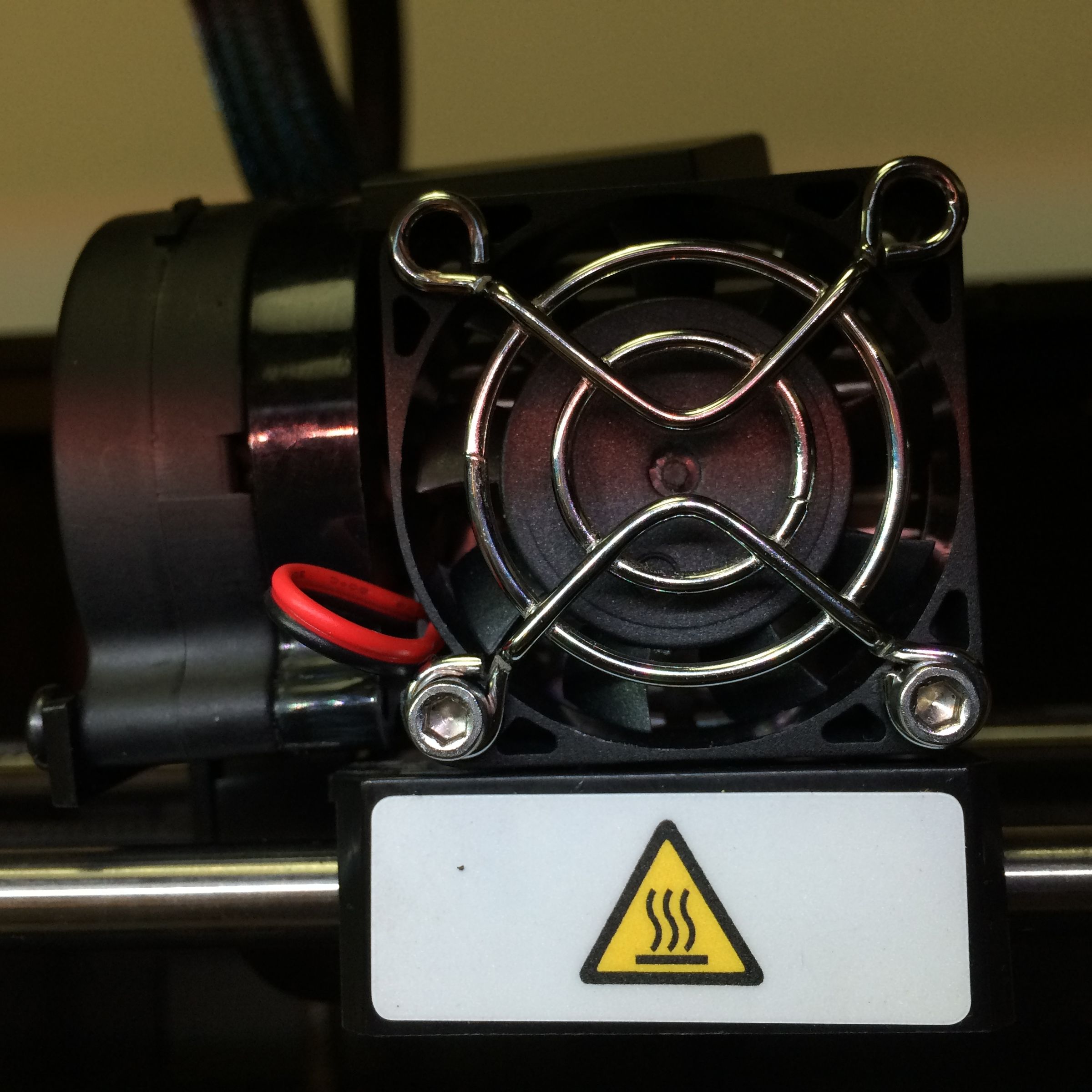 Replacing Front Fan on Makerbot Replicator 2: : 8 Steps - Instructables