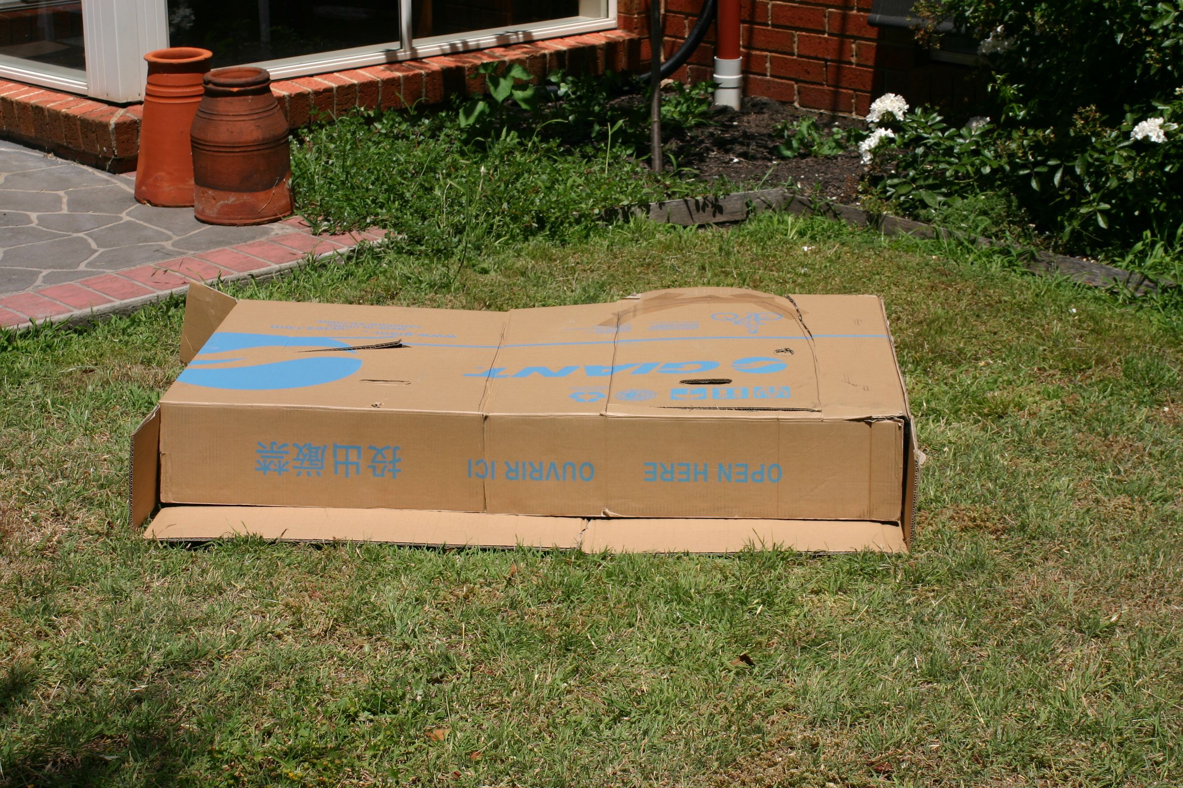 Free Childrens Cardboard Box Playhouse (Flat-packable) : 10 Steps (with ...