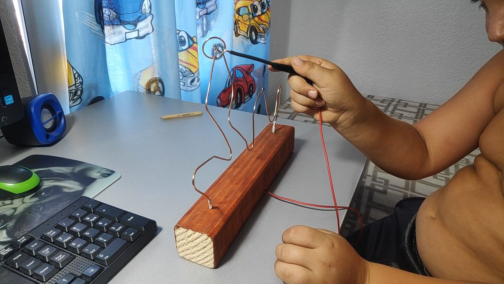 Wire Loop Buzzer Game : 5 Steps (with Pictures) - Instructables