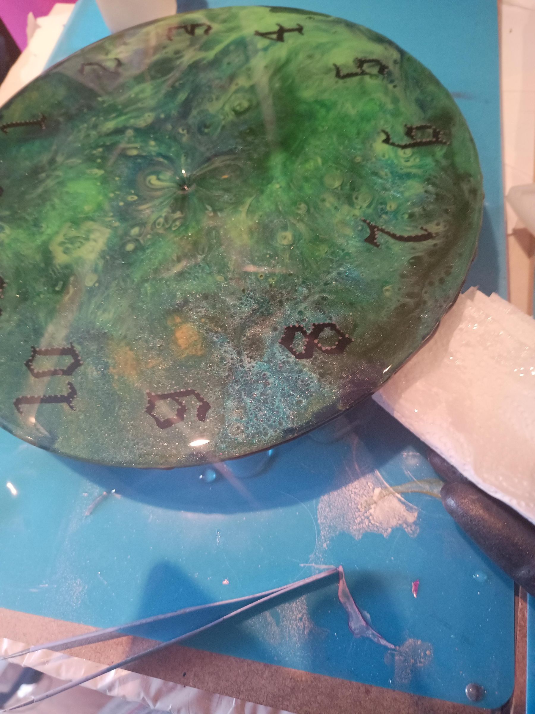 Green Chaos Clock : 12 Steps (with Pictures) - Instructables