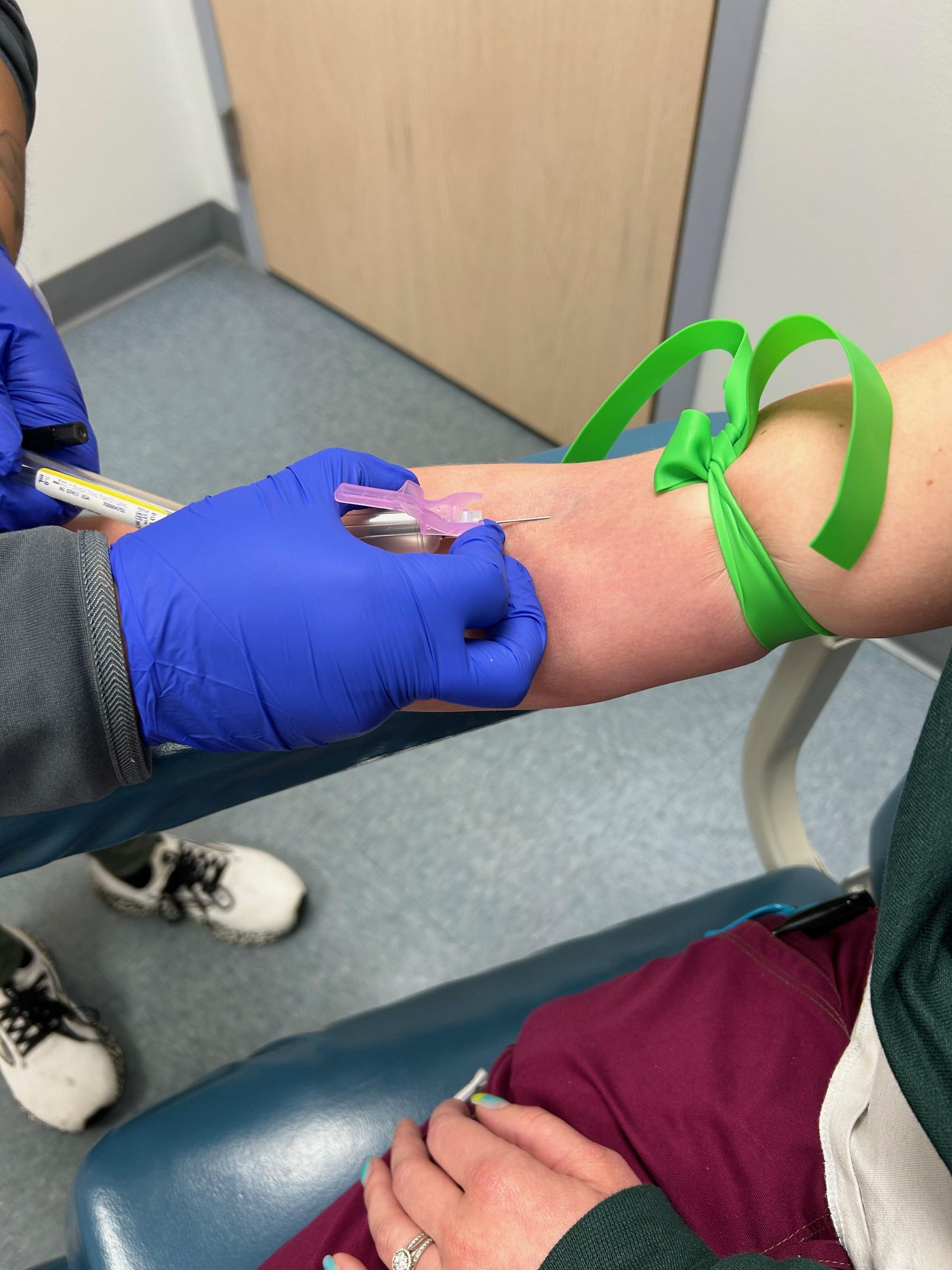 How to Perform Venipuncture (Laboratory Blood Testing) : 9 Steps ...
