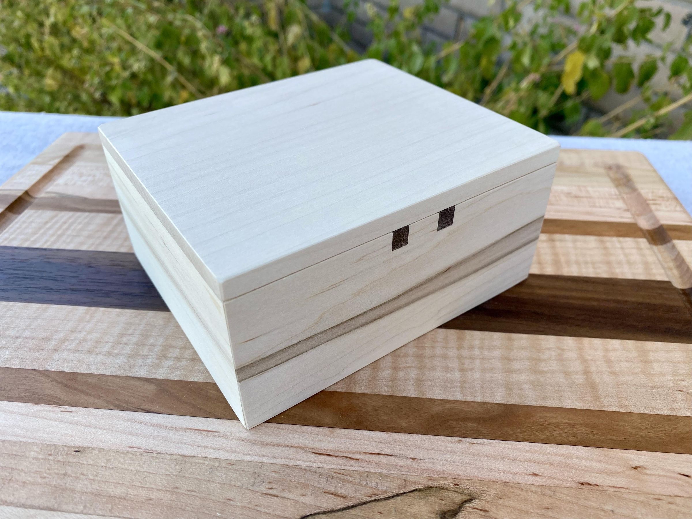 A Novel Way to Set a Box Lid : 7 Steps (with Pictures) - Instructables