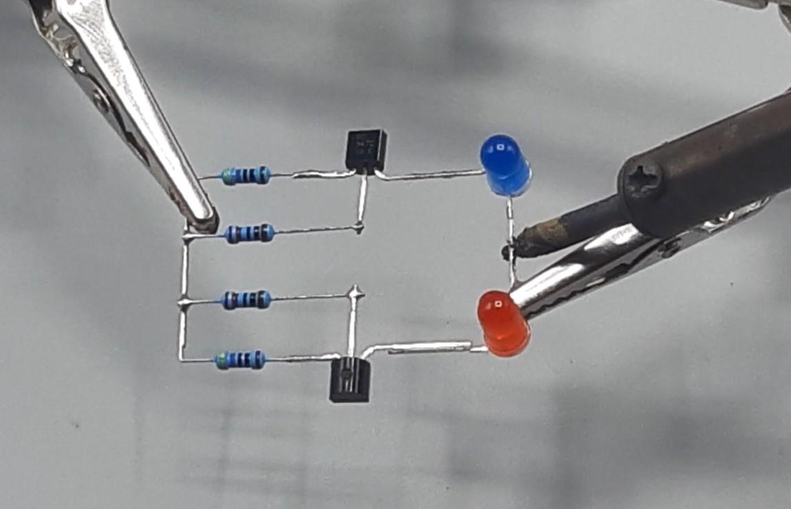 Simple Flip Flop Circuit : 8 Steps (with Pictures) - Instructables