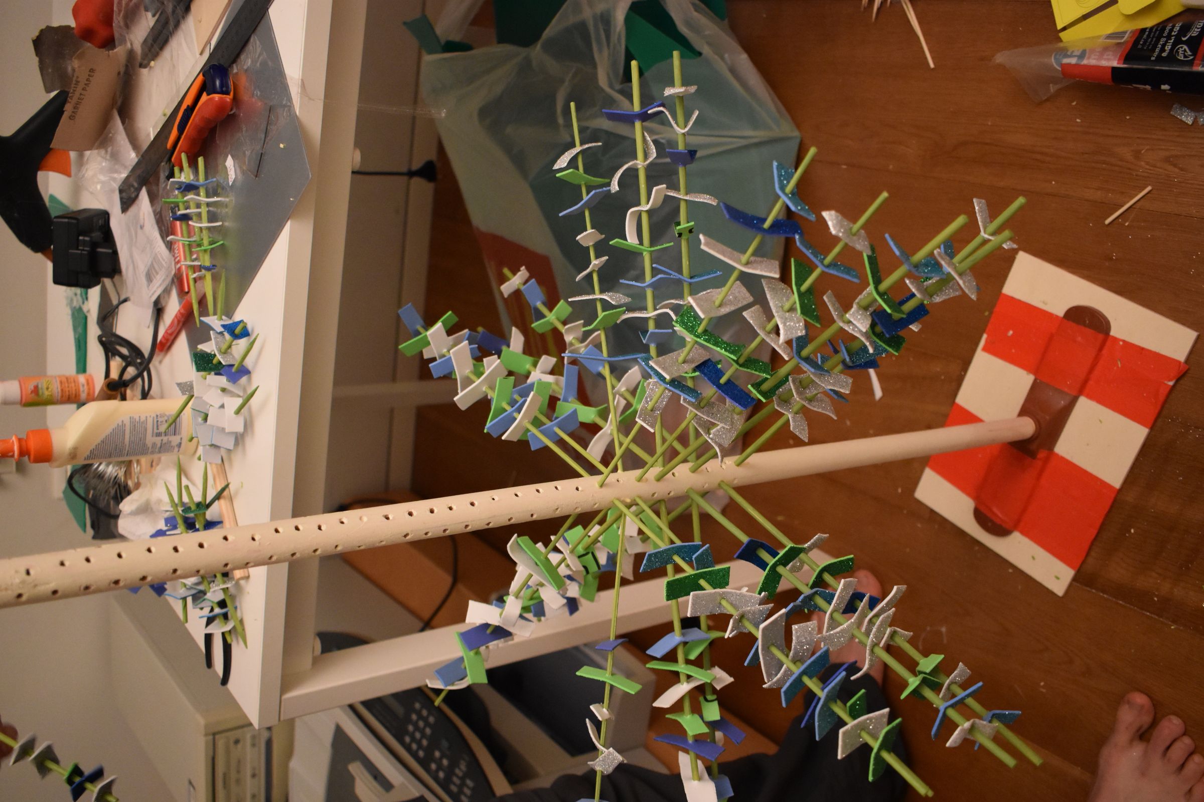Improvised Christmas Tree : 13 Steps (with Pictures) - Instructables