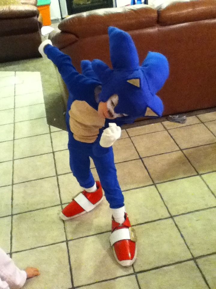 Sonic Costume : 8 Steps (with Pictures) - Instructables