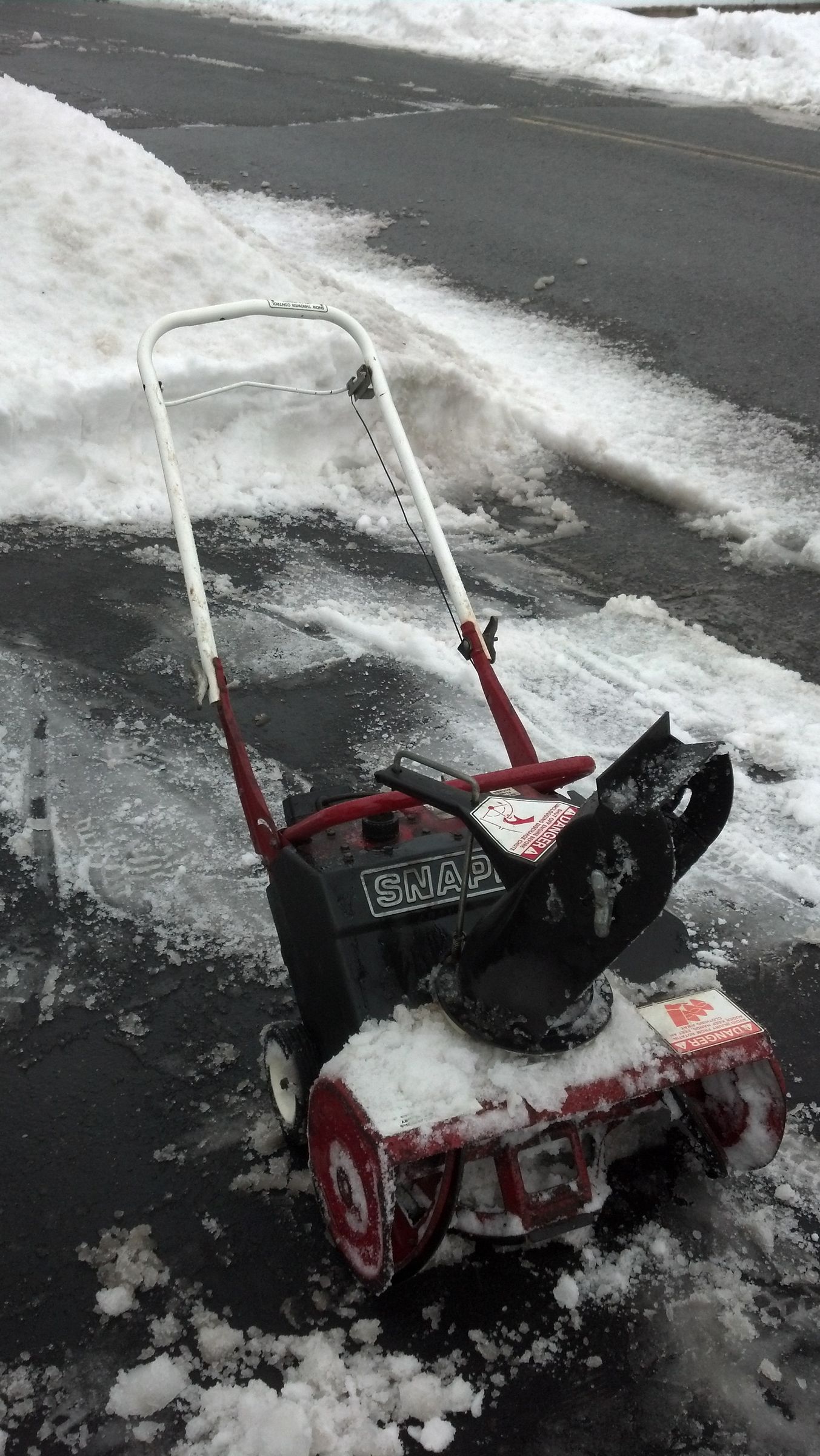 Repairing a Garbage-Picked Snow Blower for $7 : 7 Steps - Instructables