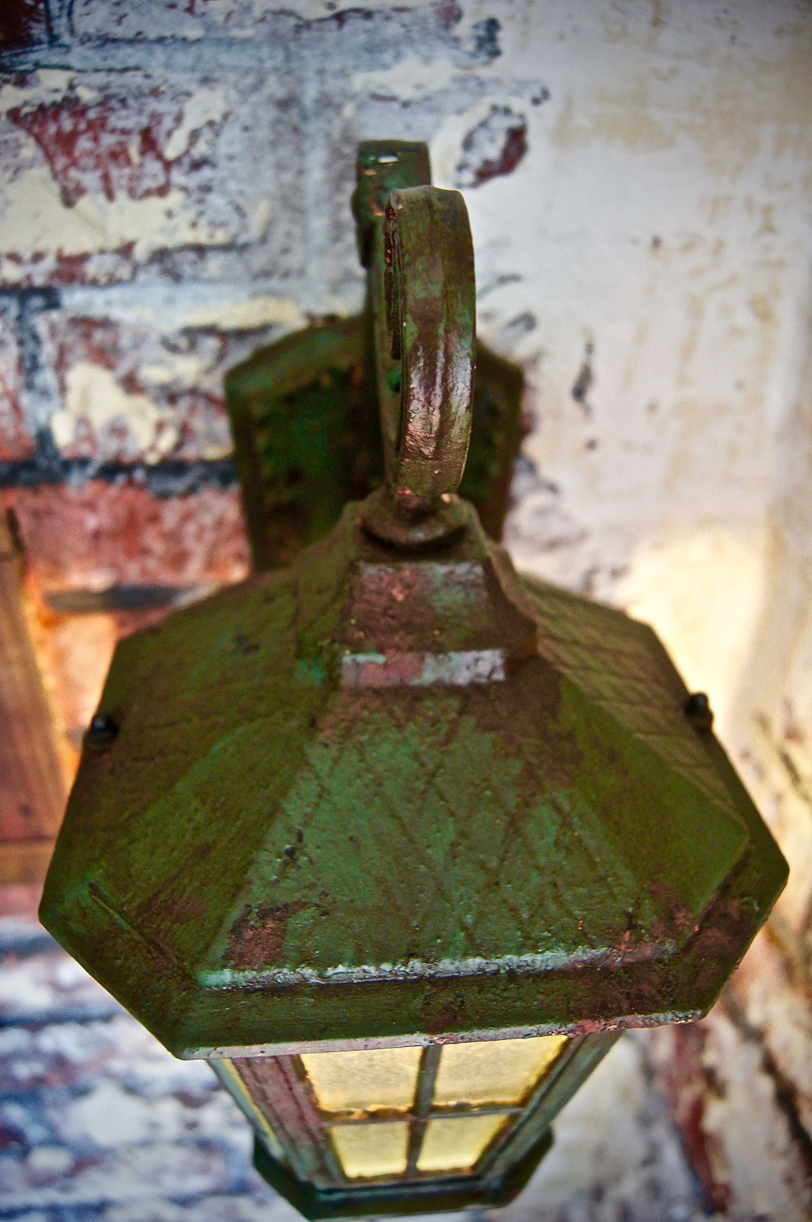 Faux Rusty Wall Light! : 7 Steps (with Pictures) - Instructables
