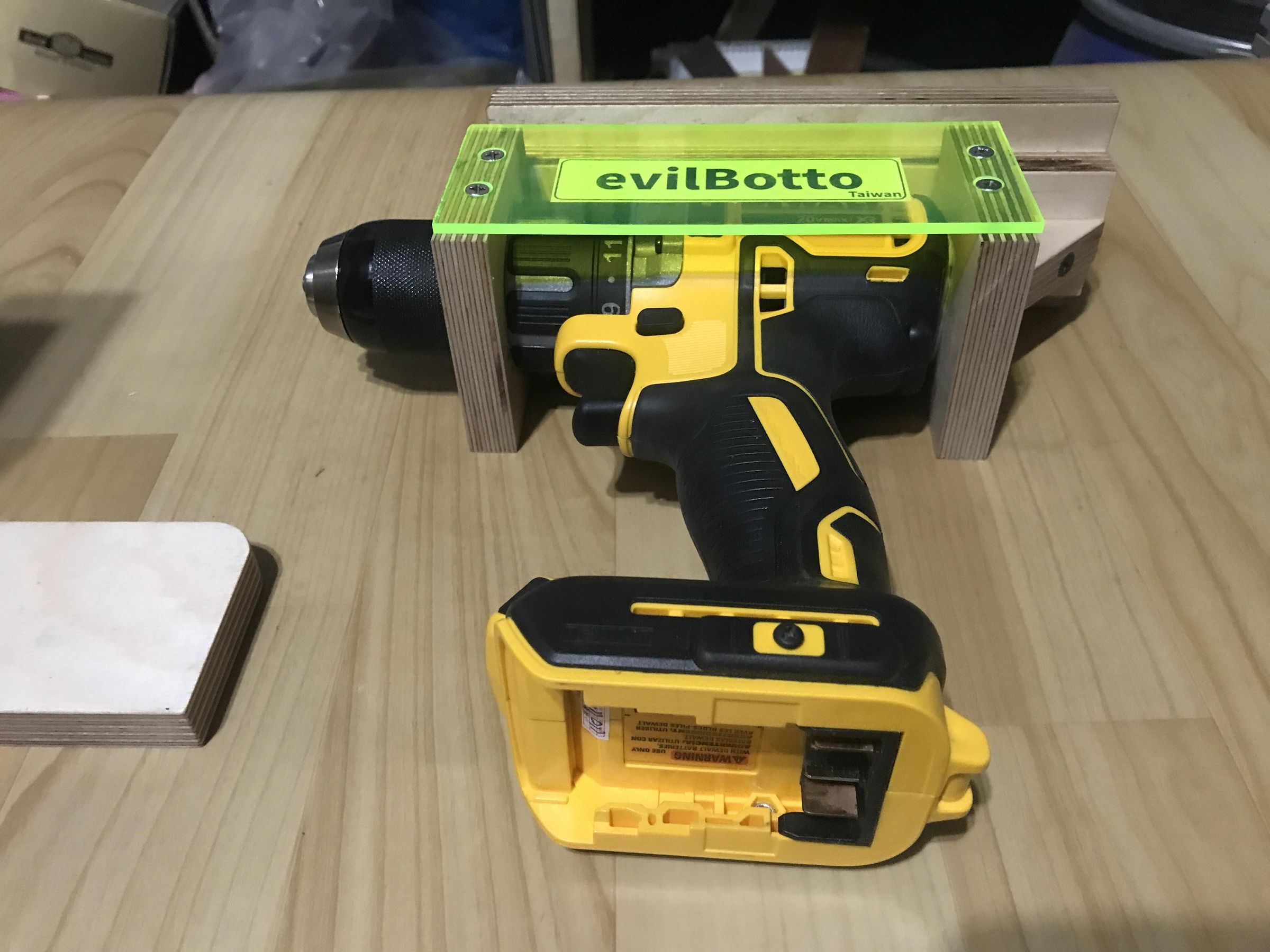 DIY Drill Guide : 5 Steps - Instructables