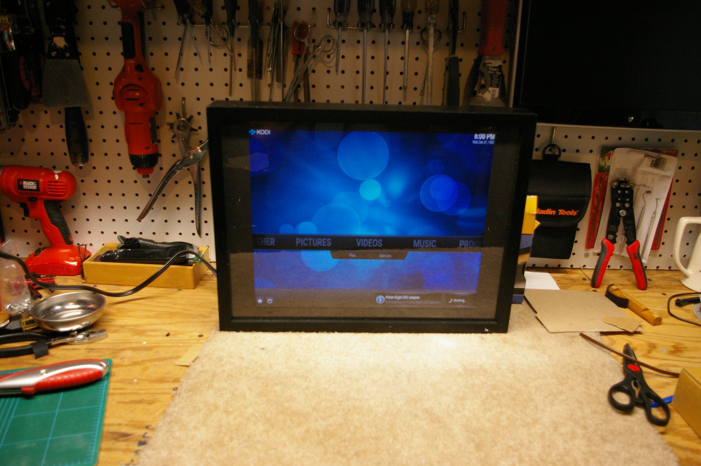 Wireless Raspberry Pi Digital Picture Frame in a Shadow Box : 10 Steps ...