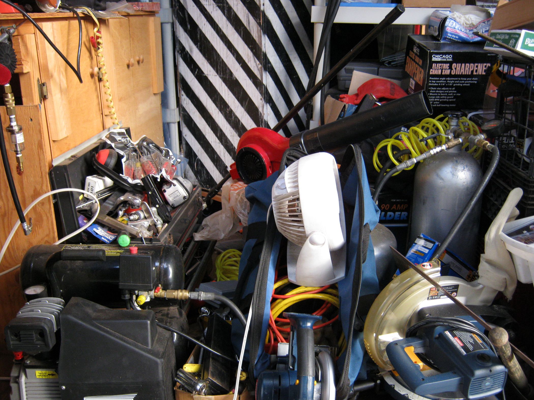 World's Most Disorganized Shop? : 4 Steps - Instructables