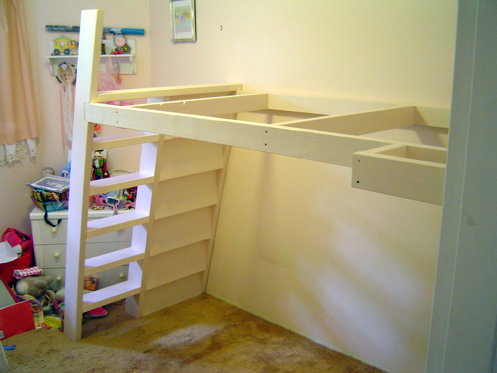 Loft Beds With Bookshelf Ladders : 14 Steps (with Pictures) - Instructables