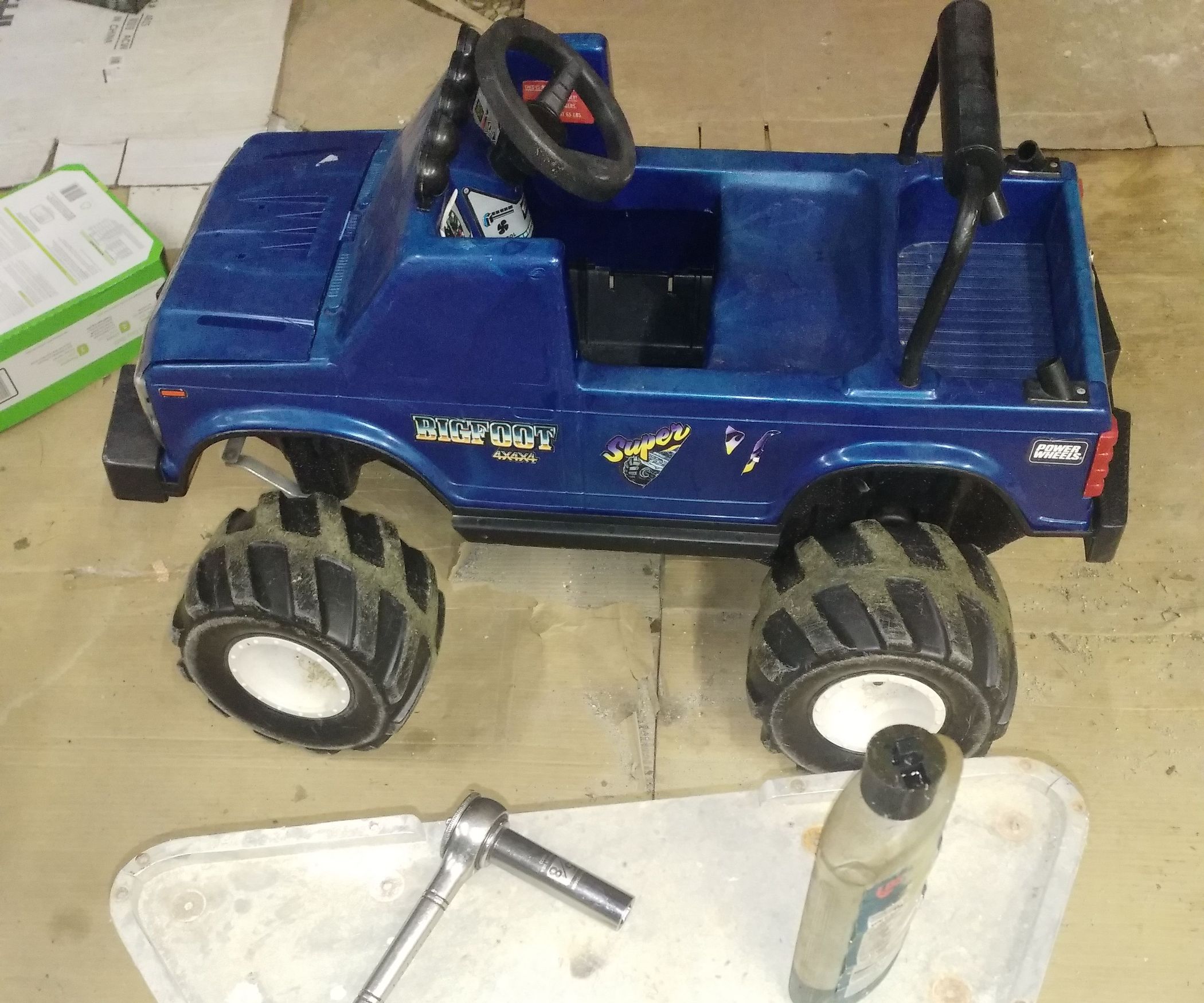 How to Thread the Axles on a Power Wheels Ride-on : 5 Steps (with ...