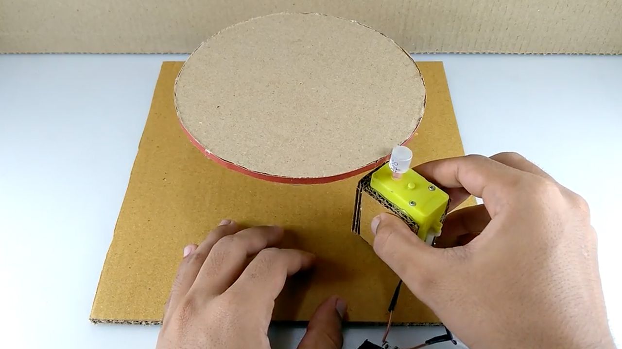 DIY 360' Rotating Display Stand for Photography / Videography : 21 ...