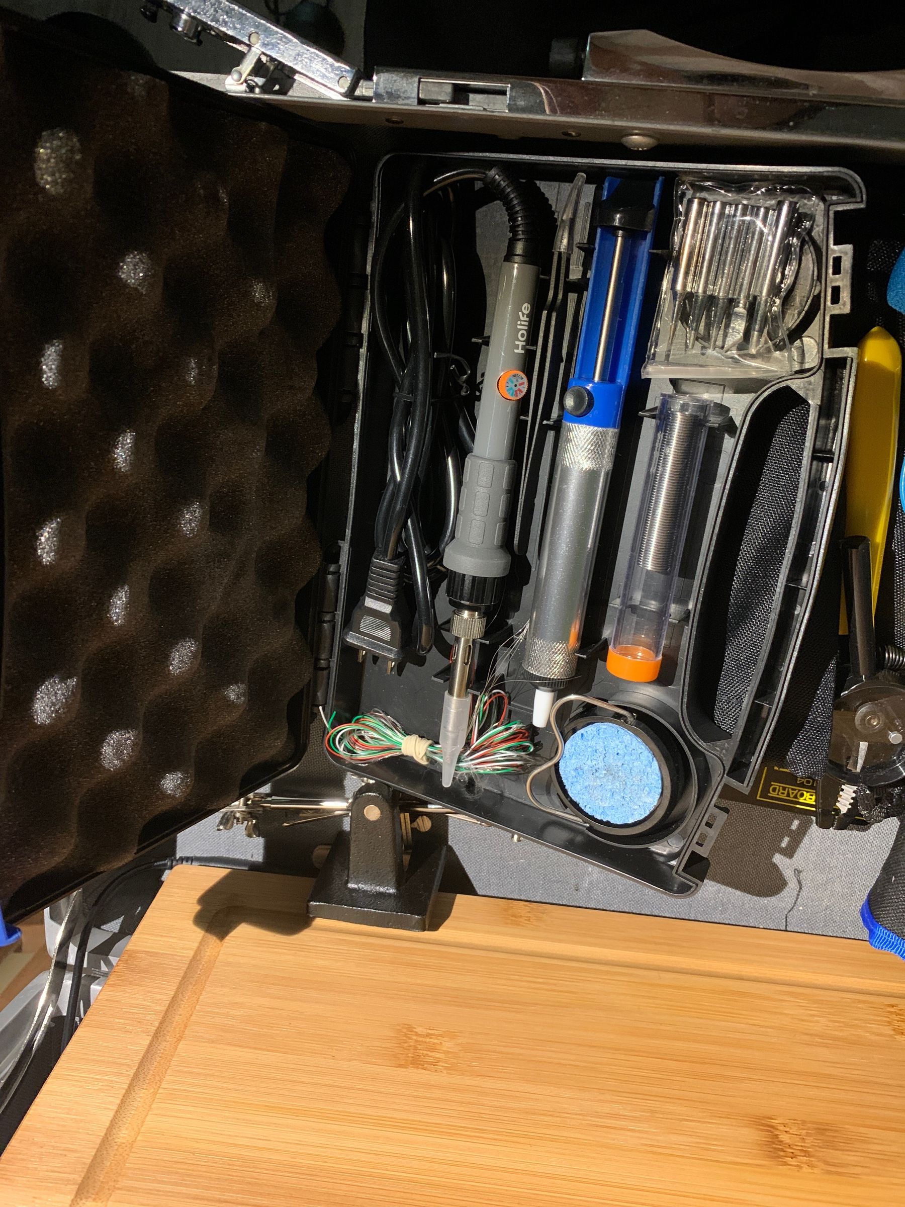 Portable Electronic Workbench - Instructables