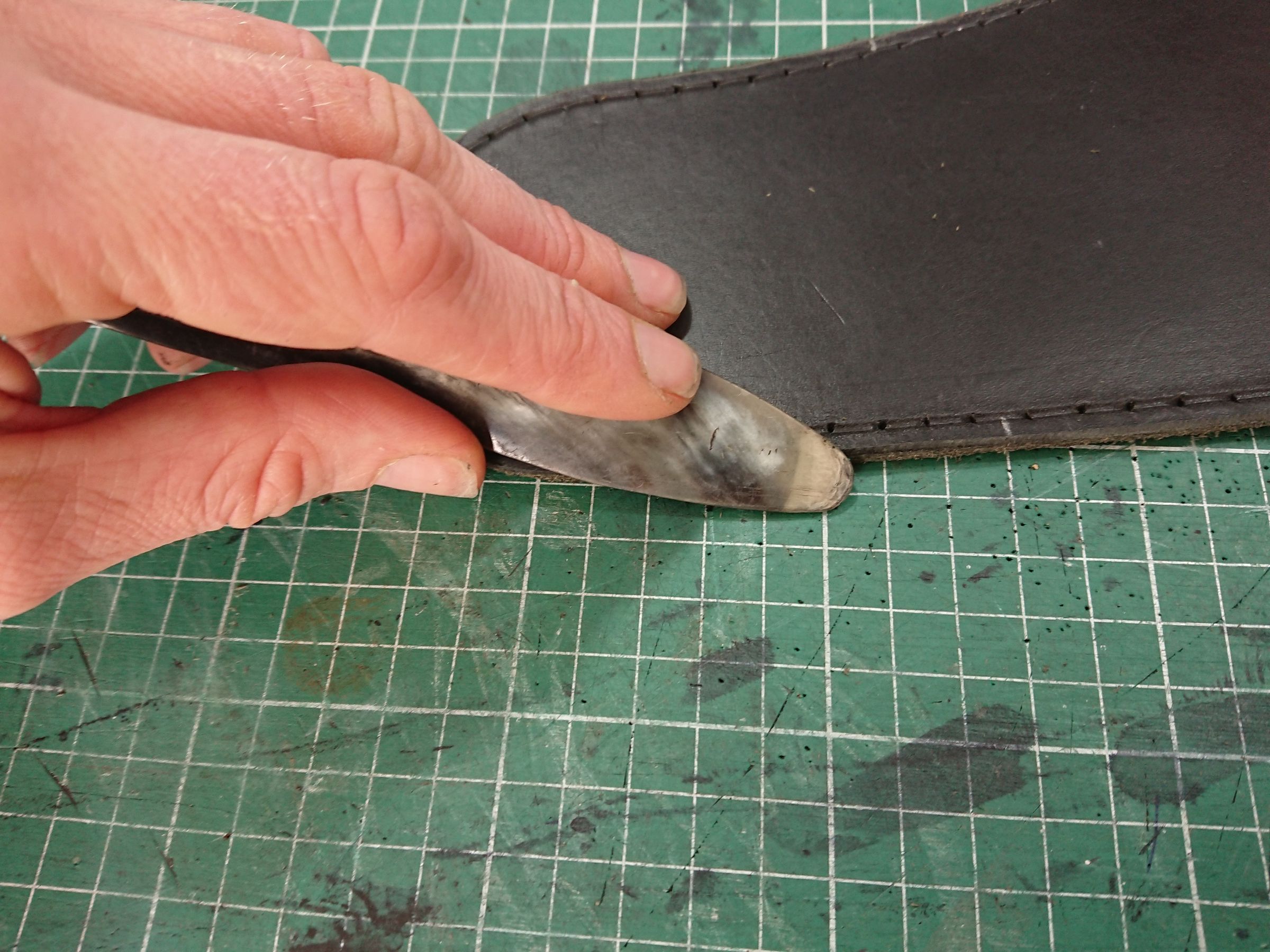 Making Leather Slippers : 9 Steps (with Pictures) - Instructables