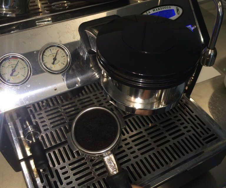 How to Politely Clean the Espresso Machine After Pulling a Shot : 6 ...