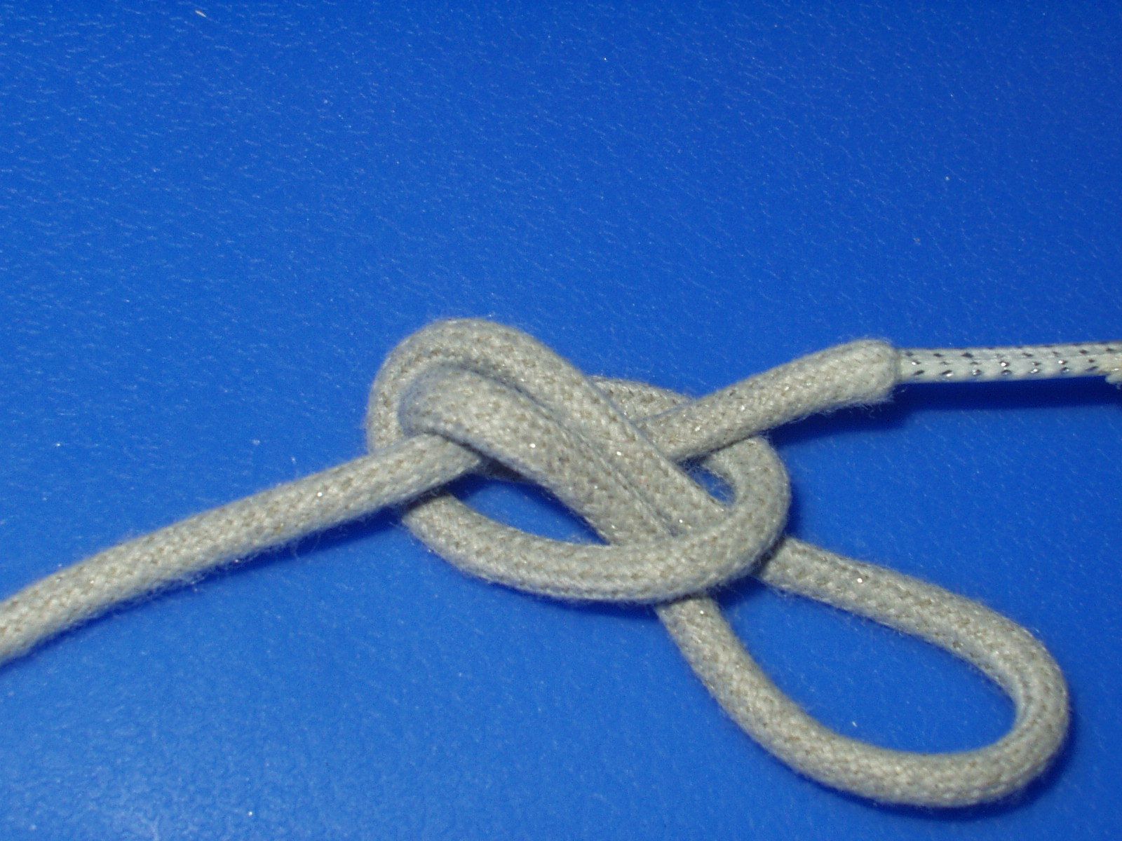 Lark's Head Loop : 5 Steps - Instructables