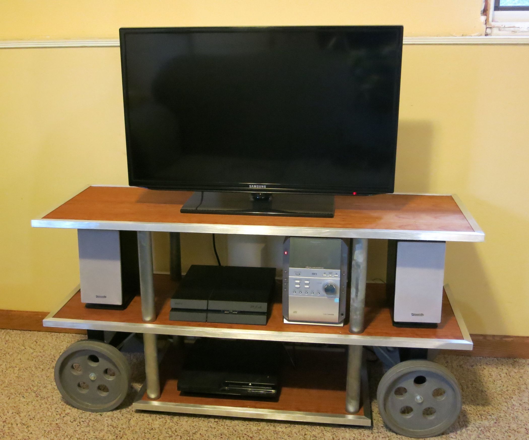 Industrial Style TV Stand : 12 Steps (with Pictures) - Instructables