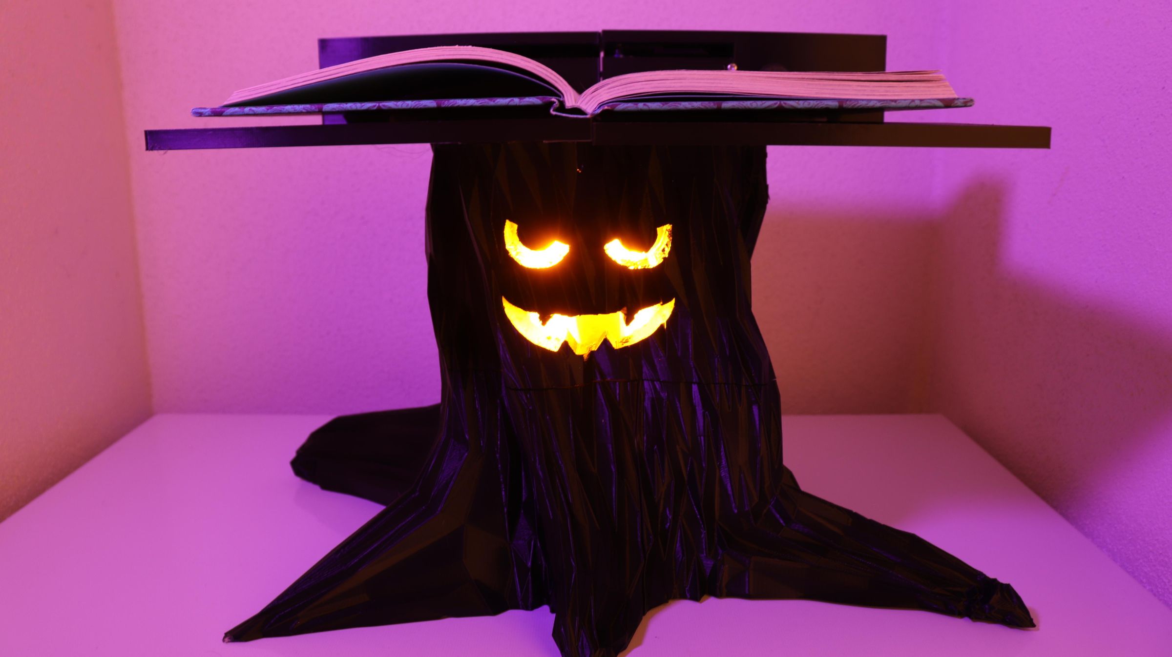 Possessed Halloween Book Stand! : 9 Steps (with Pictures) - Instructables
