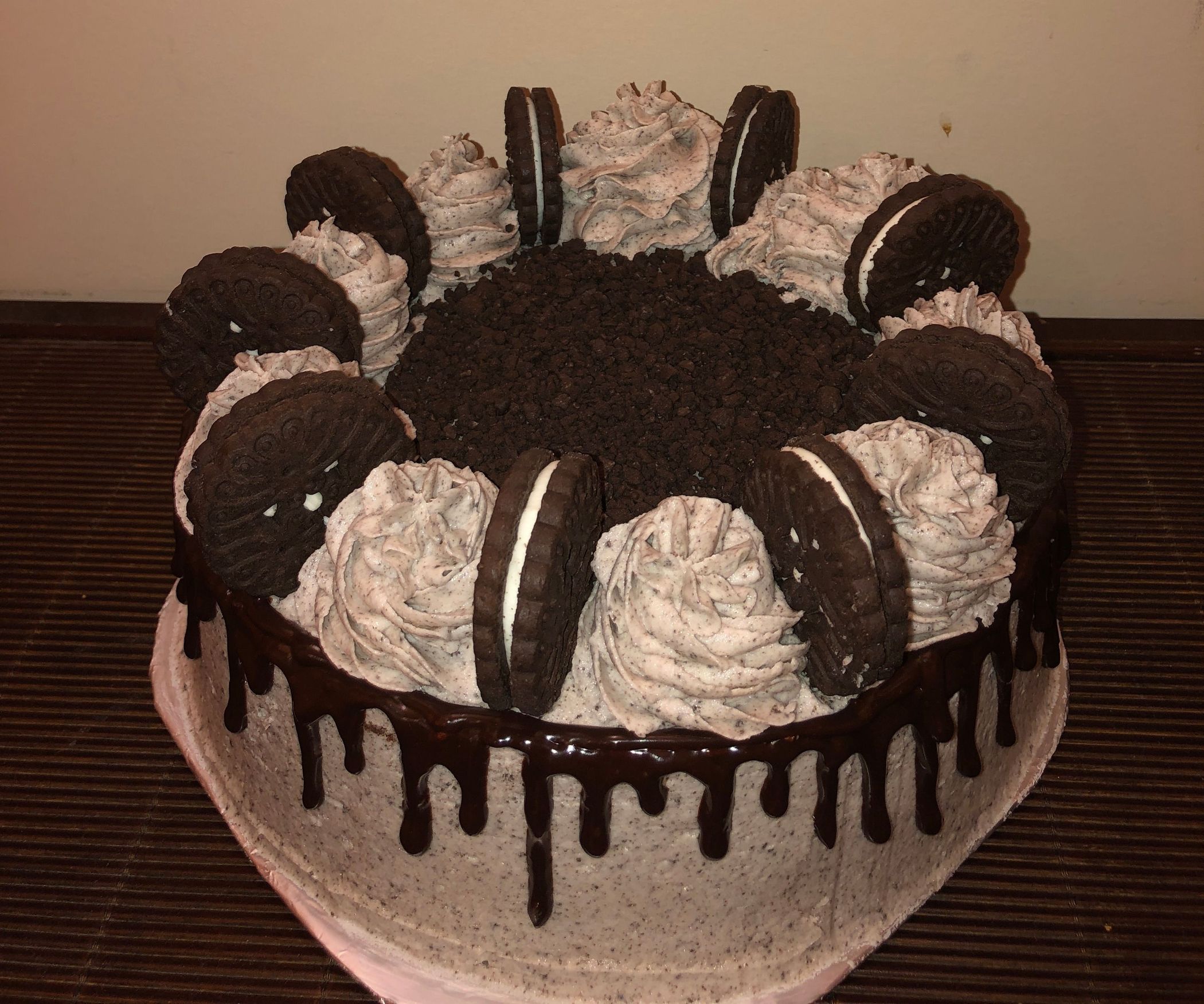 Oreo Drip Cake! : 4 Steps - Instructables