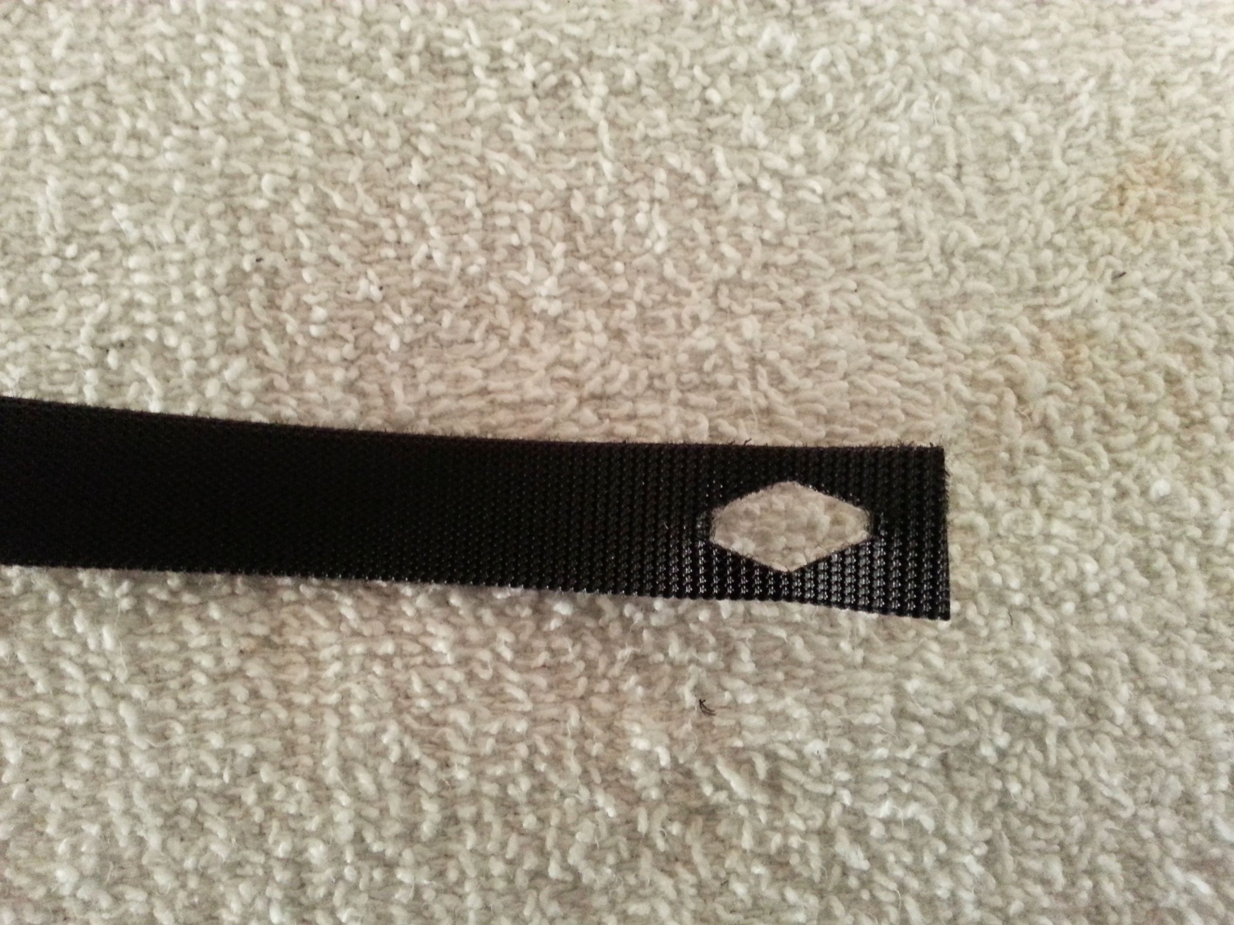 Quick Cable Tie Using Velcro Ribbon : 5 Steps - Instructables